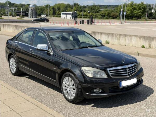 Black Mercedes-Benz c-220 2008 in Vilnius, with an engine capacity of 2.15 L and mileage of 479 thousand km for 2400 €, photo 2 on AUTOMOTO.COM.LV