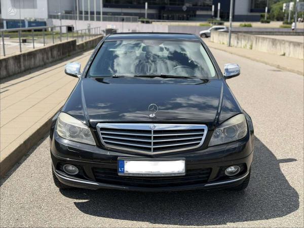 Black Mercedes-Benz c-220 2008 in Vilnius, with an engine capacity of 2.15 L and mileage of 479 thousand km for 2400 €, photo 5 on AUTOMOTO.COM.LV