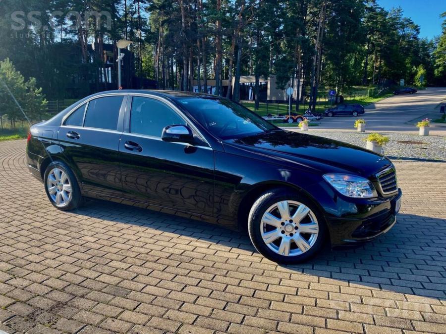 Black Mercedes-Benz c-220 2008 in Riga, with an engine capacity of 2.20 L and mileage of 328 thousand km for 4850 €, photo 4 on AUTOMOTO.COM.LV