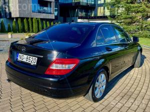 Black Mercedes-Benz c-220 2008 in Riga, with an engine capacity of 2.20 L and mileage of 328 thousand km for 4850 €, photo 5 on AUTOMOTO.COM.LV