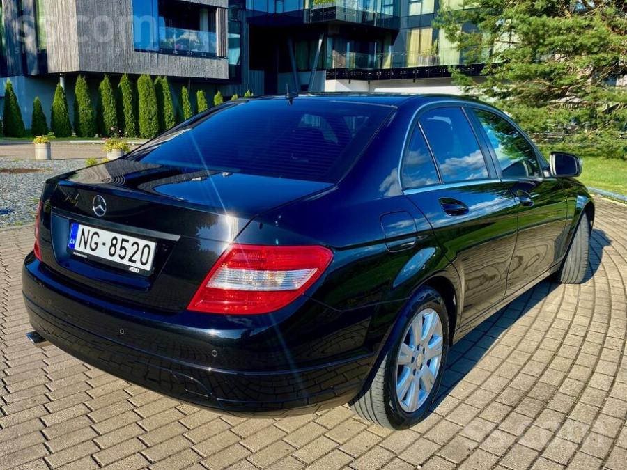 Black Mercedes-Benz c-220 2008 in Riga, with an engine capacity of 2.20 L and mileage of 328 thousand km for 4850 €, photo 5 on AUTOMOTO.COM.LV