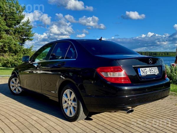 Black Mercedes-Benz c-220 2008 in Riga, with an engine capacity of 2.20 L and mileage of 328 thousand km for 4850 €, photo 5 on AUTOMOTO.COM.LV
