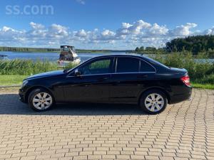 Black Mercedes-Benz c-220 2008 in Riga, with an engine capacity of 2.20 L and mileage of 328 thousand km for 4850 €, photo 7 on AUTOMOTO.COM.LV