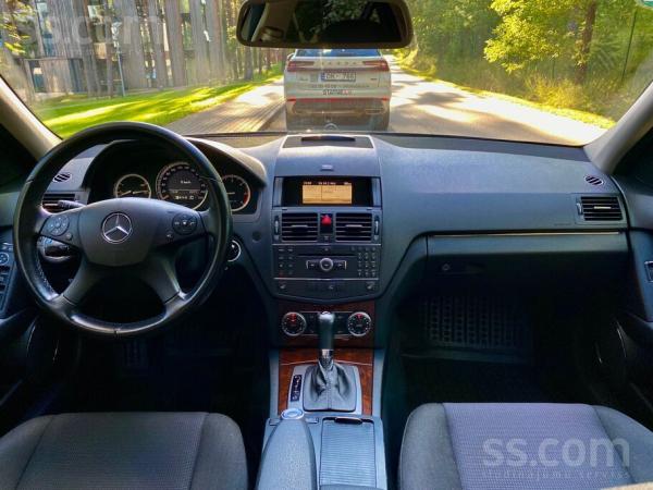 Black Mercedes-Benz c-220 2008 in Riga, with an engine capacity of 2.20 L and mileage of 328 thousand km for 4850 €, photo 7 on AUTOMOTO.COM.LV