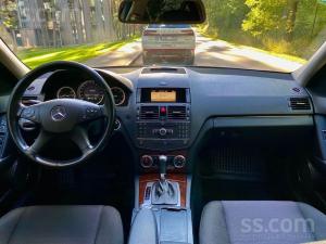 Black Mercedes-Benz c-220 2008 in Riga, with an engine capacity of 2.20 L and mileage of 328 thousand km for 4850 €, photo 8 on AUTOMOTO.COM.LV