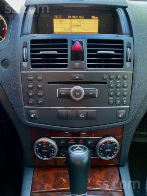 Black Mercedes-Benz c-220 2008 in Riga, with an engine capacity of 2.20 L and mileage of 328 thousand km for 4850 €, photo 9 on AUTOMOTO.COM.LV