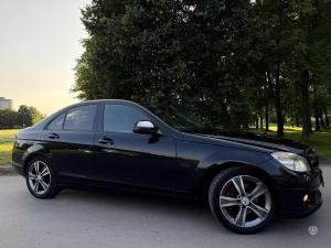 Melns Mercedes-Benz c-220 2008 Kauņa, ar dzinēja tilpumu 2.15 L un nobraukumu 396 tūkst. km par 4950 €, foto 3 vietnē AUTOMOTO.COM.LV