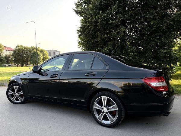 Melns Mercedes-Benz c-220 2008 Kauņa, ar dzinēja tilpumu 2.15 L un nobraukumu 396 tūkst. km par 4950 €, foto 3 vietnē AUTOMOTO.COM.LV