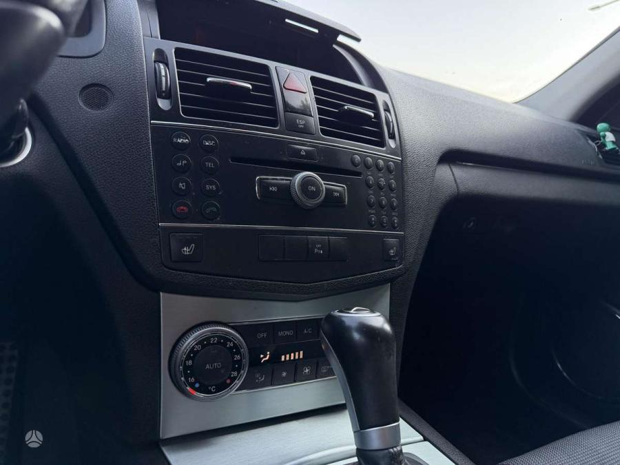 Melns Mercedes-Benz c-220 2008 Kauņa, ar dzinēja tilpumu 2.15 L un nobraukumu 396 tūkst. km par 4950 €, foto 7 vietnē AUTOMOTO.COM.LV