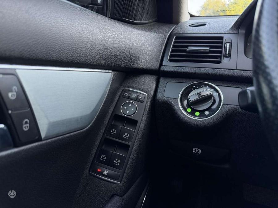 Melns Mercedes-Benz c-220 2008 Kauņa, ar dzinēja tilpumu 2.15 L un nobraukumu 396 tūkst. km par 4950 €, foto 8 vietnē AUTOMOTO.COM.LV