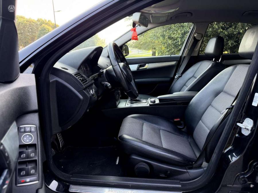 Melns Mercedes-Benz c-220 2008 Kauņa, ar dzinēja tilpumu 2.15 L un nobraukumu 396 tūkst. km par 4950 €, foto 10 vietnē AUTOMOTO.COM.LV