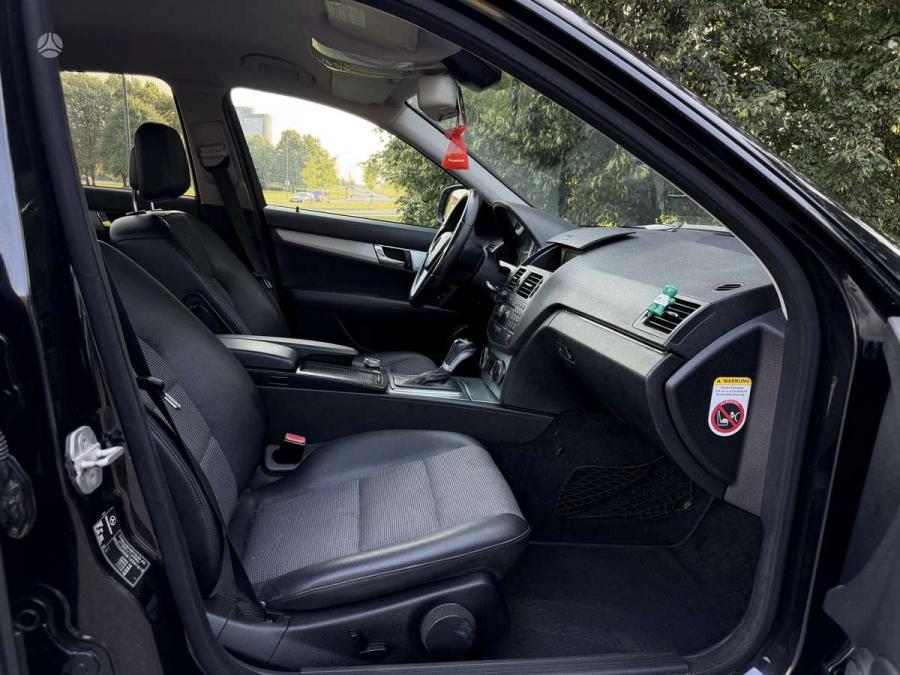 Melns Mercedes-Benz c-220 2008 Kauņa, ar dzinēja tilpumu 2.15 L un nobraukumu 396 tūkst. km par 4950 €, foto 11 vietnē AUTOMOTO.COM.LV
