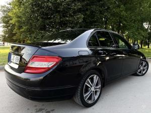 Melns Mercedes-Benz c-220 2008 Kauņa, ar dzinēja tilpumu 2.15 L un nobraukumu 396 tūkst. km par 4950 €, foto 17 vietnē AUTOMOTO.COM.LV