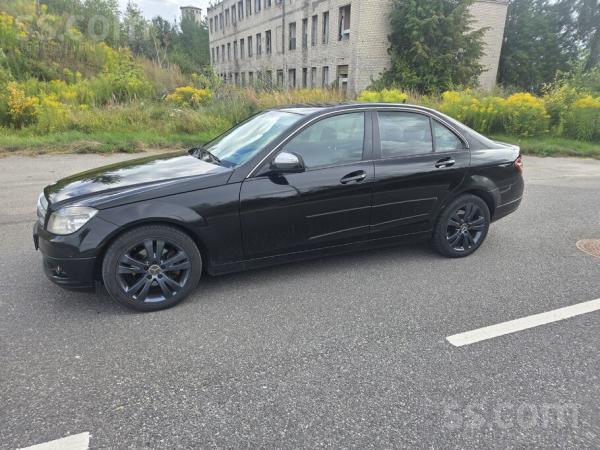 Черный Мерседес Ц 220 2008 в Даугавпилс, объемом двигателя 2.10 л и пробегом 0 тыс. км за 4450 €, фото 7 на AUTOMOTO.COM.LV