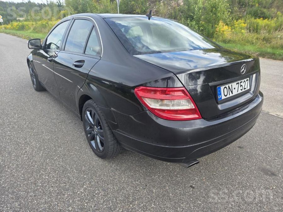 Melns Mercedes-Benz c-220 2008 Daugavpils, ar dzinēja tilpumu 2.10 L un nobraukumu 0 tūkst. km par 4450 €, foto 10 vietnē AUTOMOTO.COM.LV