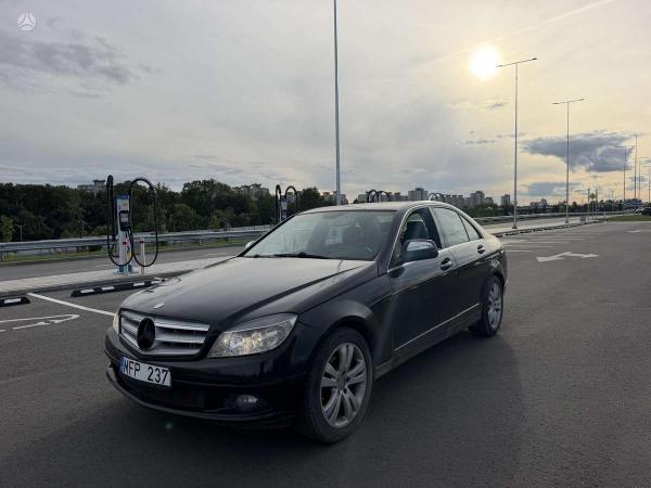 Melns Mercedes-Benz c-220 2008 Kauņa, ar dzinēja tilpumu 2.15 L un nobraukumu 415 tūkst. km par 1250 €, foto 1 vietnē AUTOMOTO.COM.LV