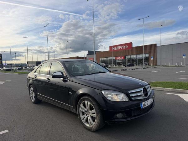 Melns Mercedes-Benz c-220 2008 Kauņa, ar dzinēja tilpumu 2.15 L un nobraukumu 415 tūkst. km par 1250 €, foto 3 vietnē AUTOMOTO.COM.LV