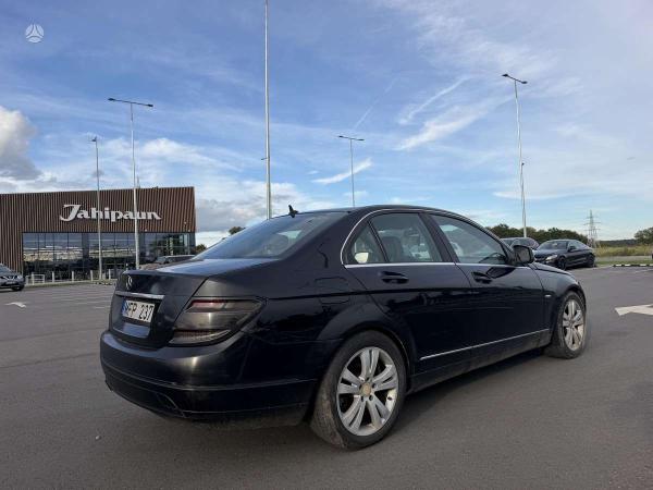 Melns Mercedes-Benz c-220 2008 Kauņa, ar dzinēja tilpumu 2.15 L un nobraukumu 415 tūkst. km par 1250 €, foto 4 vietnē AUTOMOTO.COM.LV