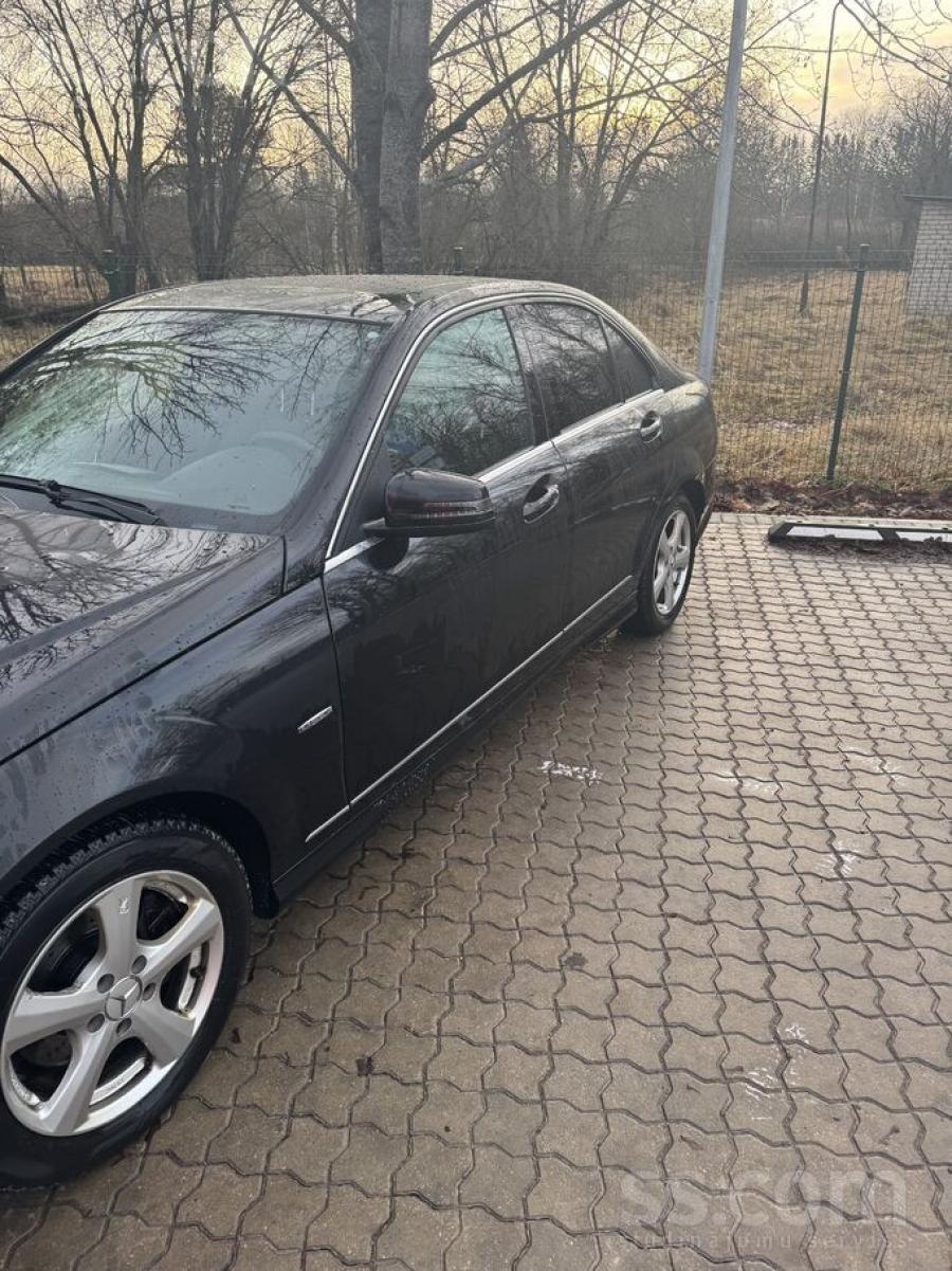 Melns Mercedes-Benz c-220 2009 Talsi, ar dzinēja tilpumu 2.20 L un nobraukumu 259 tūkst. km par 6200 €, foto 2 vietnē AUTOMOTO.COM.LV