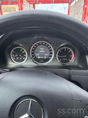 Melns Mercedes-Benz c-220 2009 Talsi, ar dzinēja tilpumu 2.20 L un nobraukumu 259 tūkst. km par 6200 €, foto 4 vietnē AUTOMOTO.COM.LV