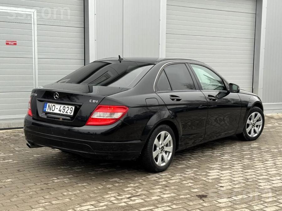 Melns Mercedes-Benz c-220 2009 Rīga, ar dzinēja tilpumu 2.10 L un nobraukumu 282 tūkst. km par 5200 €, foto 3 vietnē AUTOMOTO.COM.LV