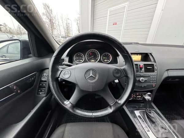 Melns Mercedes-Benz c-220 2009 Rīga, ar dzinēja tilpumu 2.10 L un nobraukumu 282 tūkst. km par 5200 €, foto 7 vietnē AUTOMOTO.COM.LV