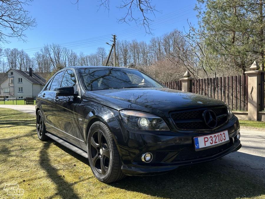 Melns Mercedes-Benz c-220 2009 Klaipėda, ar dzinēja tilpumu 2.20 L un nobraukumu 378 tūkst. km par 3999 €, foto 14 vietnē AUTOMOTO.COM.LV