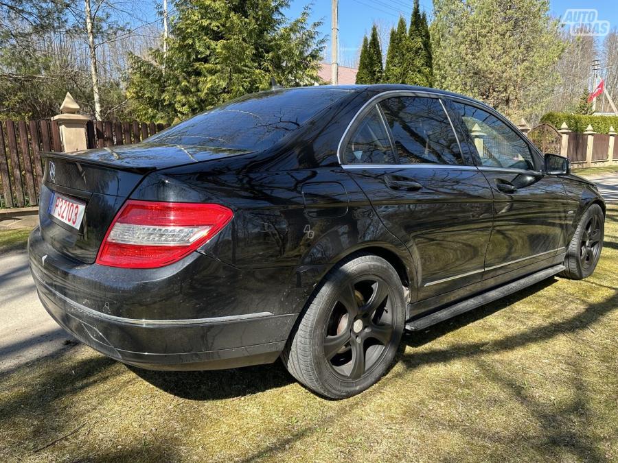 Melns Mercedes-Benz c-220 2009 Klaipėda, ar dzinēja tilpumu 2.20 L un nobraukumu 378 tūkst. km par 3999 €, foto 16 vietnē AUTOMOTO.COM.LV
