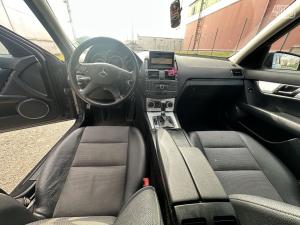 Melns Mercedes-Benz c-220 2009 Klaipėda, ar dzinēja tilpumu 2.20 L un nobraukumu 378 tūkst. km par 3999 €, foto 21 vietnē AUTOMOTO.COM.LV