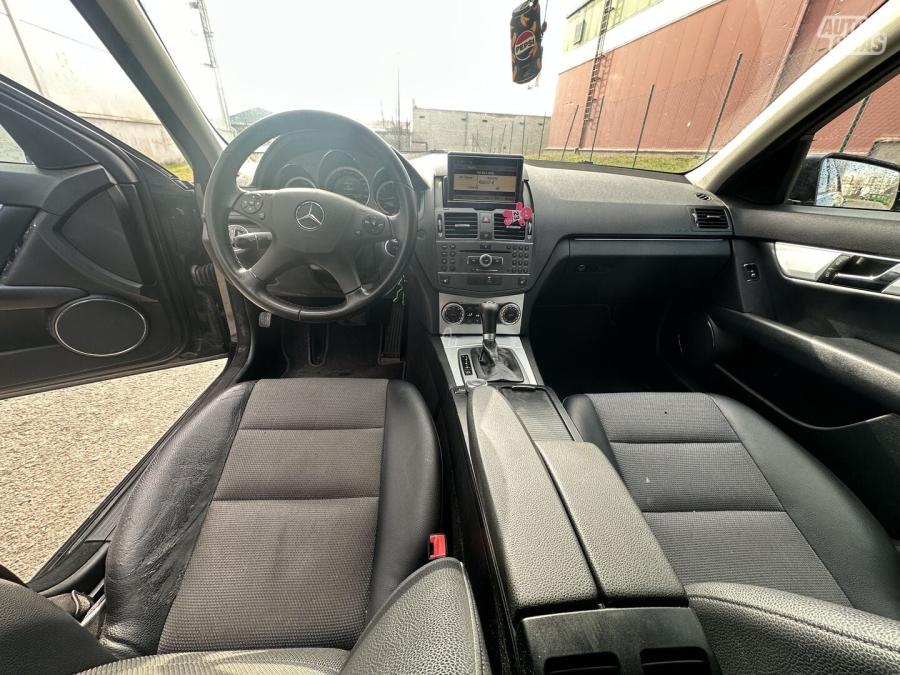Melns Mercedes-Benz c-220 2009 Klaipėda, ar dzinēja tilpumu 2.20 L un nobraukumu 378 tūkst. km par 3999 €, foto 21 vietnē AUTOMOTO.COM.LV