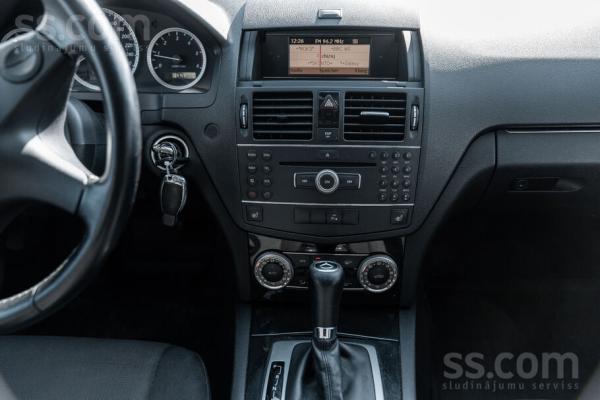 Black Mercedes-Benz c-220 2009 in Riga, with an engine capacity of 2.10 L and mileage of 282 thousand km for 5000 €, photo 8 on AUTOMOTO.COM.LV