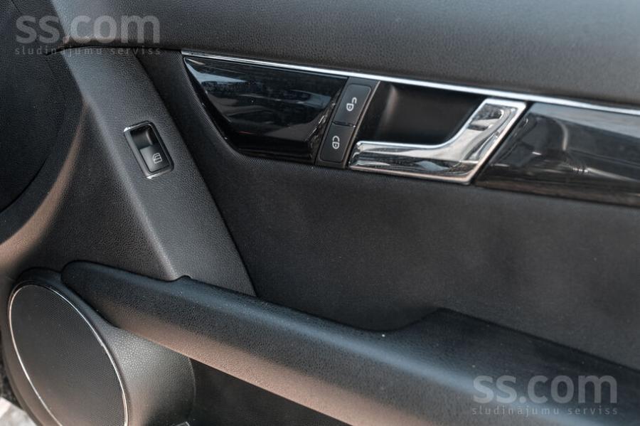 Black Mercedes-Benz c-220 2009 in Riga, with an engine capacity of 2.10 L and mileage of 282 thousand km for 5000 €, photo 14 on AUTOMOTO.COM.LV