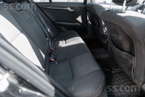 Black Mercedes-Benz c-220 2009 in Riga, with an engine capacity of 2.10 L and mileage of 282 thousand km for 5000 €, photo 16 on AUTOMOTO.COM.LV