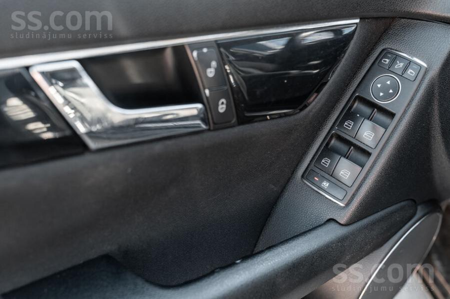 Black Mercedes-Benz c-220 2009 in Riga, with an engine capacity of 2.10 L and mileage of 282 thousand km for 5000 €, photo 20 on AUTOMOTO.COM.LV