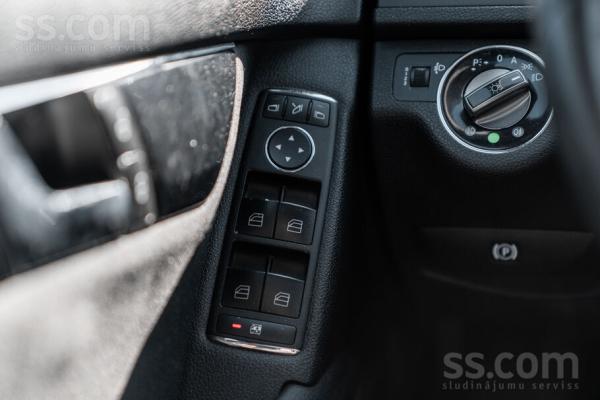 Black Mercedes-Benz c-220 2009 in Riga, with an engine capacity of 2.10 L and mileage of 282 thousand km for 5000 €, photo 9 on AUTOMOTO.COM.LV