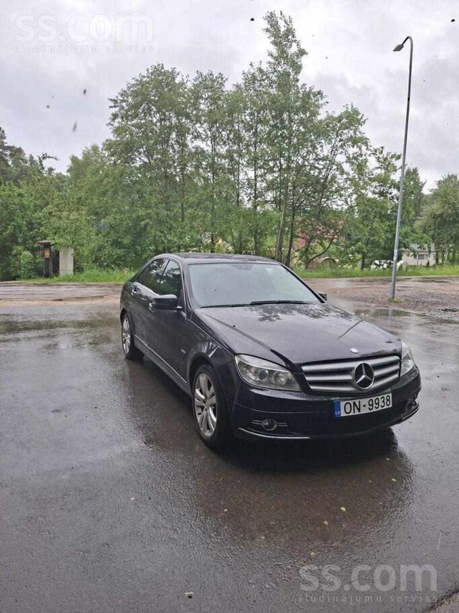 Melns Mercedes-Benz c-220 2009 Rīga, ar dzinēja tilpumu 2.20 L un nobraukumu 361 tūkst. km par 4200 €, foto 4 vietnē AUTOMOTO.COM.LV