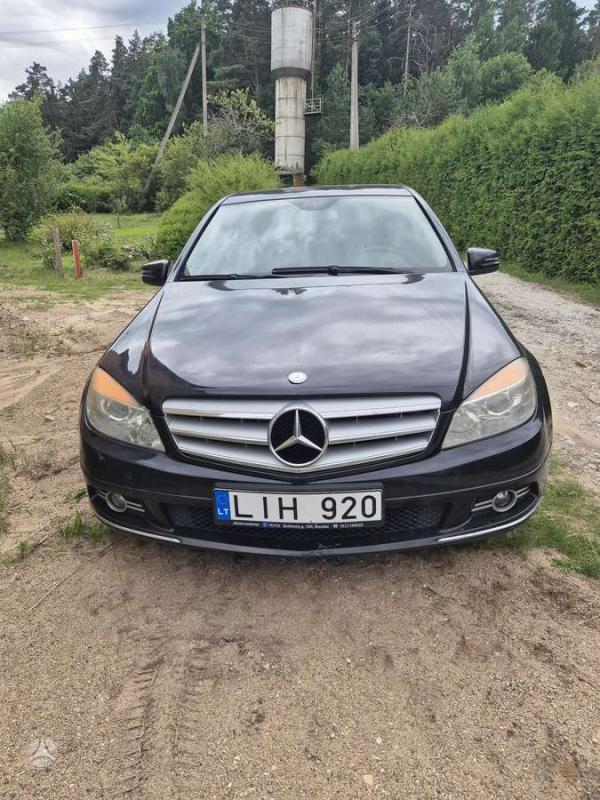 Melns Mercedes-Benz c-220 2009 Šauļi, ar dzinēja tilpumu 2.15 L un nobraukumu 361 tūkst. km par 2650 €, foto 1 vietnē AUTOMOTO.COM.LV