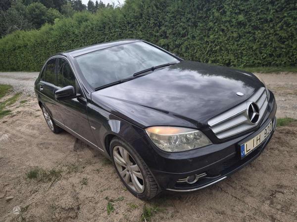 Melns Mercedes-Benz c-220 2009 Šauļi, ar dzinēja tilpumu 2.15 L un nobraukumu 361 tūkst. km par 2650 €, foto 2 vietnē AUTOMOTO.COM.LV