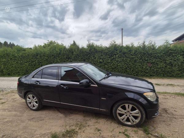 Melns Mercedes-Benz c-220 2009 Šauļi, ar dzinēja tilpumu 2.15 L un nobraukumu 361 tūkst. km par 2650 €, foto 3 vietnē AUTOMOTO.COM.LV