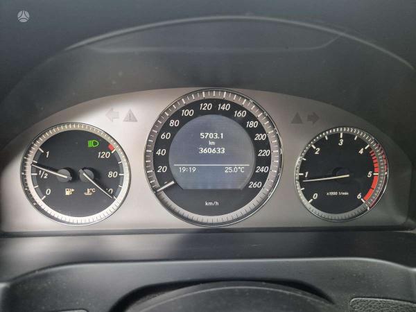 Melns Mercedes-Benz c-220 2009 Šauļi, ar dzinēja tilpumu 2.15 L un nobraukumu 361 tūkst. km par 2650 €, foto 7 vietnē AUTOMOTO.COM.LV
