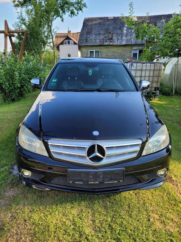 Black Mercedes-Benz c-220 2010 in Jurbarkas, with an engine capacity of 2.15 L and mileage of 268 thousand km for 5300 €, photo 1 on AUTOMOTO.COM.LV