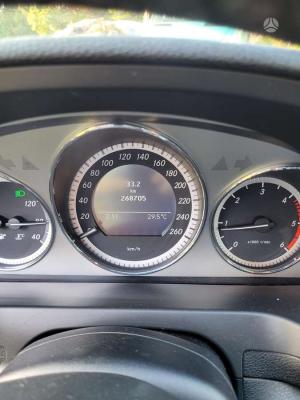 Black Mercedes-Benz c-220 2010 in Jurbarkas, with an engine capacity of 2.15 L and mileage of 268 thousand km for 5300 €, photo 6 on AUTOMOTO.COM.LV