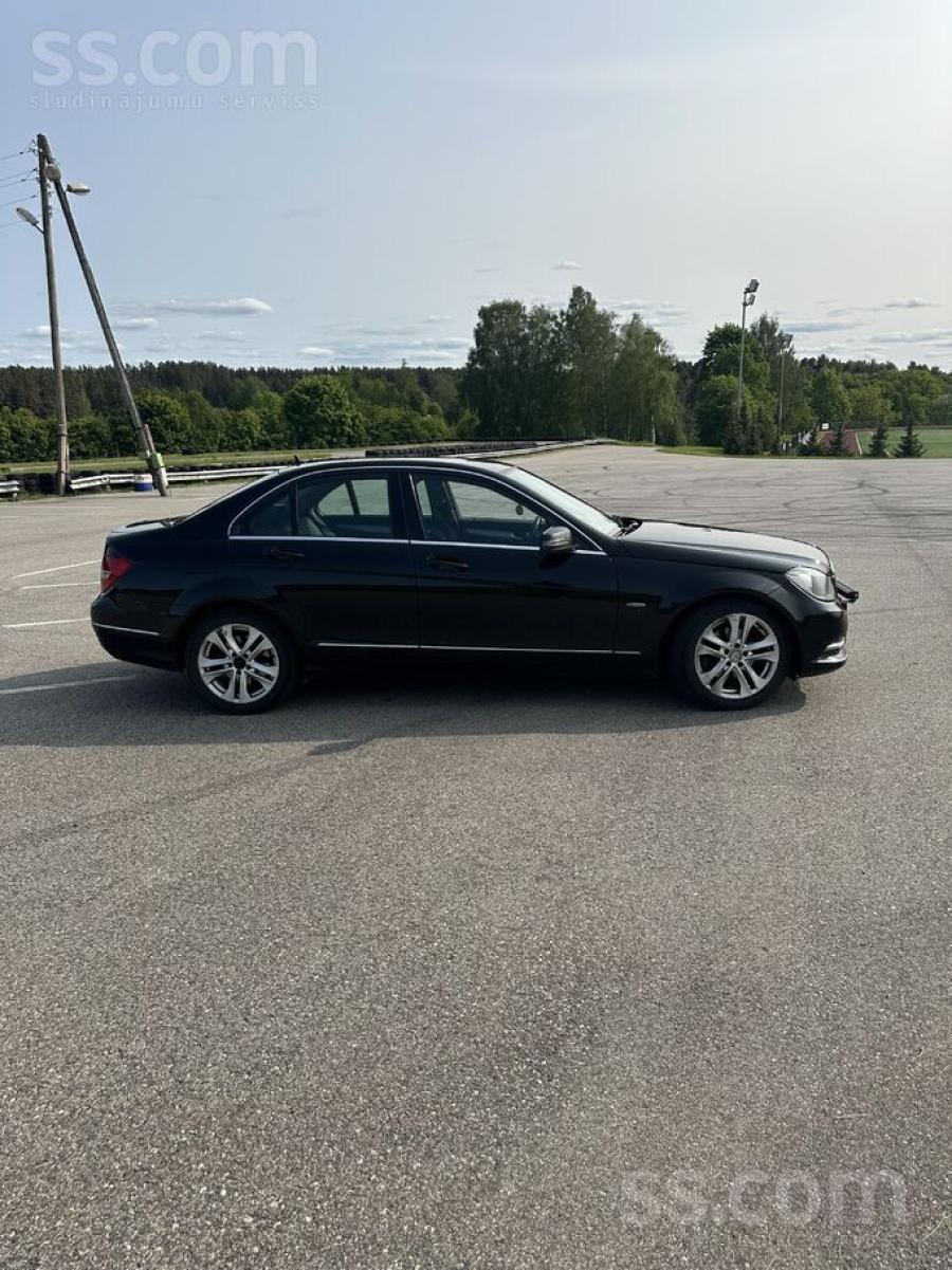 Black Mercedes-Benz c-220 2011 in Valka, with an engine capacity of 2.20 L and mileage of 320 thousand km for 4800 €, photo 3 on AUTOMOTO.COM.LV