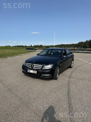 Black Mercedes-Benz c-220 2011 in Valka, with an engine capacity of 2.20 L and mileage of 320 thousand km for 4800 €, photo 5 on AUTOMOTO.COM.LV