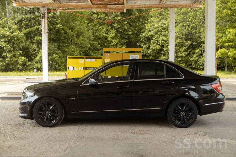 Black Mercedes-Benz c-220 2011 in Aluksne, with an engine capacity of 2.20 L and mileage of 316 thousand km for 6700 €, photo 5 on AUTOMOTO.COM.LV