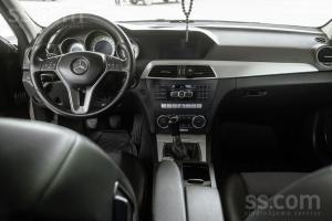 Black Mercedes-Benz c-220 2011 in Aluksne, with an engine capacity of 2.20 L and mileage of 316 thousand km for 6700 €, photo 6 on AUTOMOTO.COM.LV