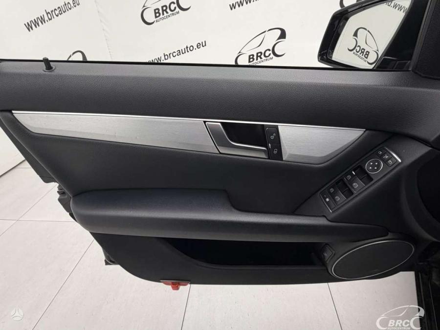 Black Mercedes-Benz c-220 2012 in Vilnius, with an engine capacity of 2.14 L and mileage of 225 thousand km for 5900 €, photo 21 on AUTOMOTO.COM.LV