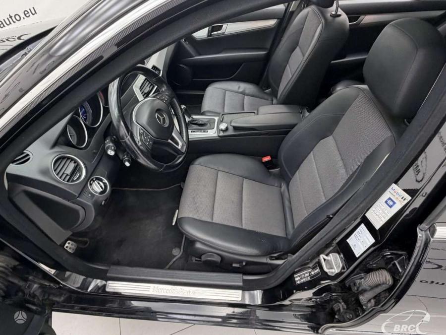 Black Mercedes-Benz c-220 2012 in Vilnius, with an engine capacity of 2.14 L and mileage of 225 thousand km for 5900 €, photo 22 on AUTOMOTO.COM.LV