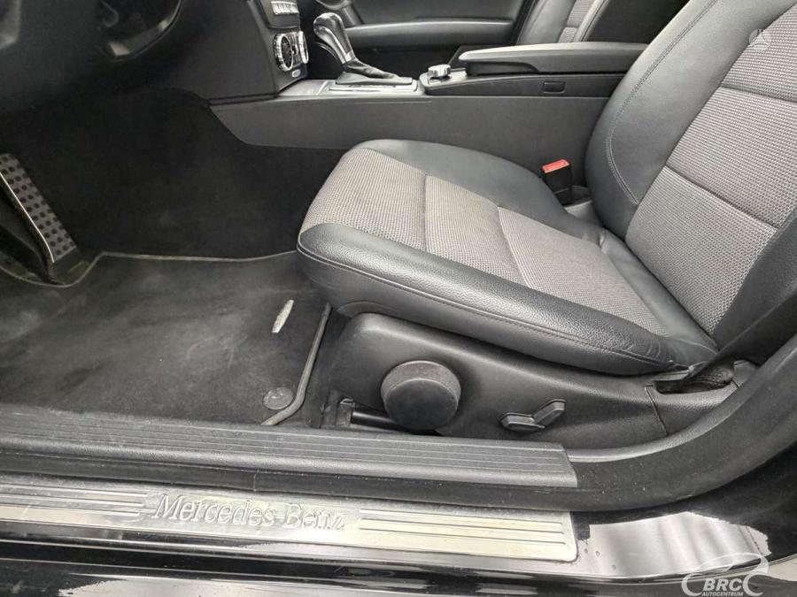 Black Mercedes-Benz c-220 2012 in Vilnius, with an engine capacity of 2.14 L and mileage of 225 thousand km for 5900 €, photo 23 on AUTOMOTO.COM.LV