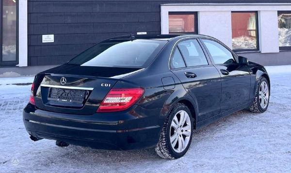 Melns Mercedes-Benz c-220 2012 Kauņa, ar dzinēja tilpumu 2.00 L un nobraukumu 255 tūkst. km par 6499 €, foto 3 vietnē AUTOMOTO.COM.LV